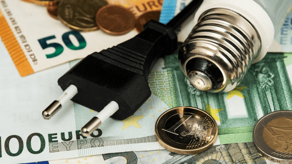 Fixace ceny elektřiny – kdo je levnější, jaké nabízí ceny ČEZ a E.ON - Vpenize.cz